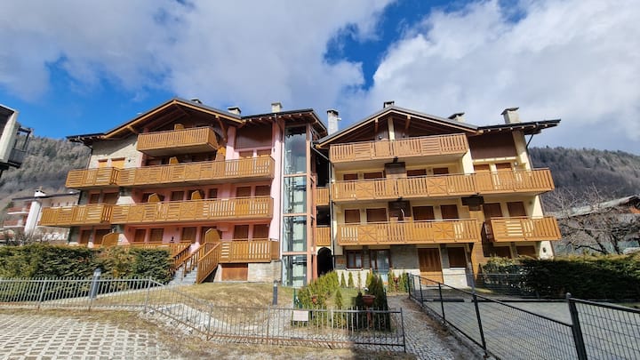 Tana Dell'elfo Palu', Nel Cuore Di Aprica - Aprica