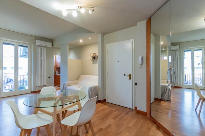 I-host Apartment - Copernico - Mailand