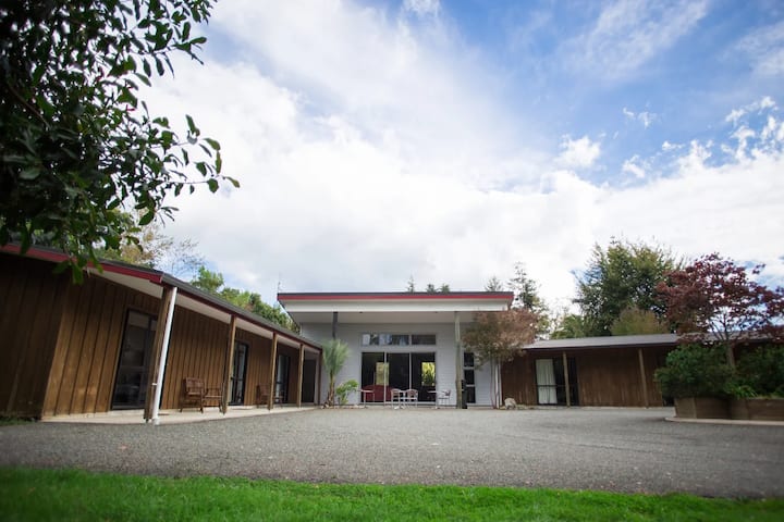 Family & Friends Lodge – Near Nelson - New Zealand