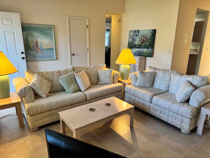 Florida Getaway! Close To So Much! Workspace! - The Villages, FL