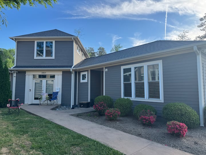 Adjacent To Uva Grounds! - Charlottesville, VA