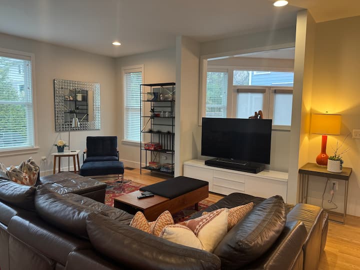 Adjacent To Uva Grounds! - Charlottesville, VA