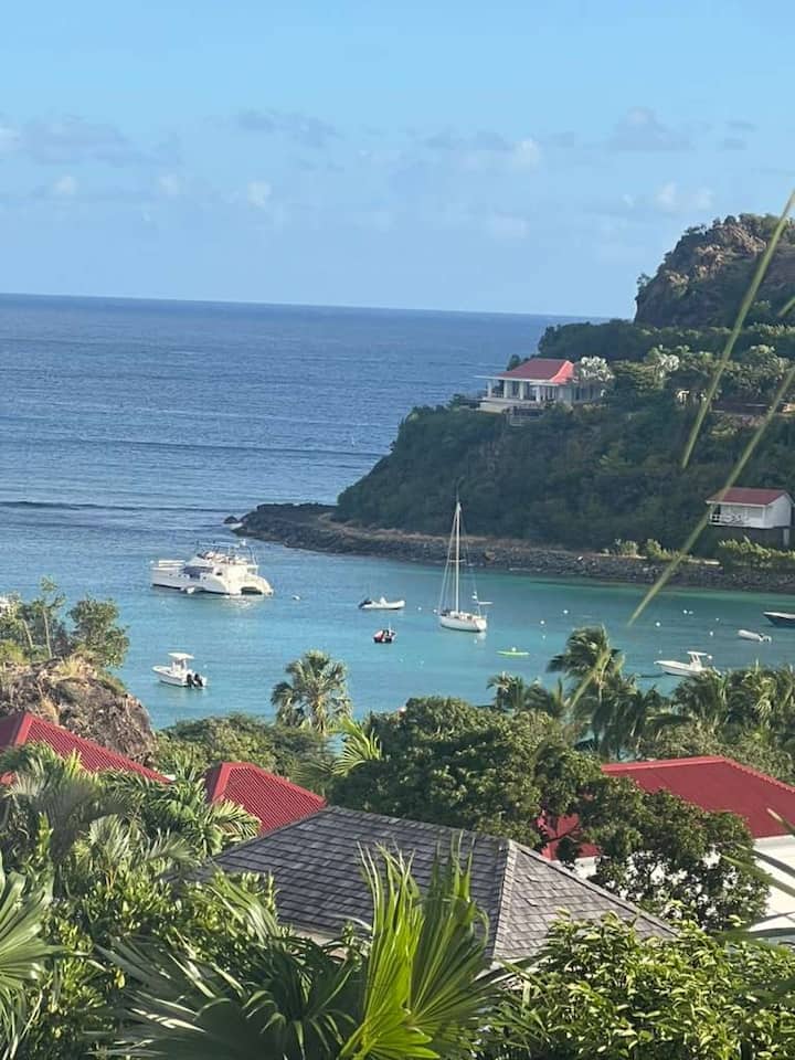 Double Bed With Car In Port Of Gustavia - Saint Barthélemy