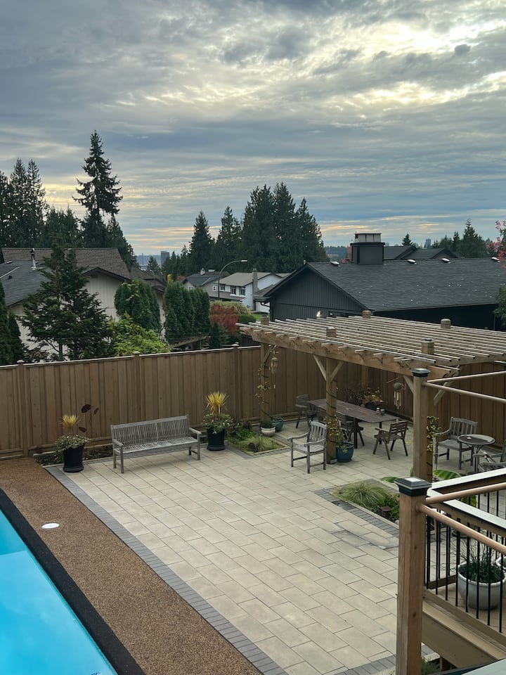 Warm Family Retreat In The Heart Of Coquitlam - Coquitlam