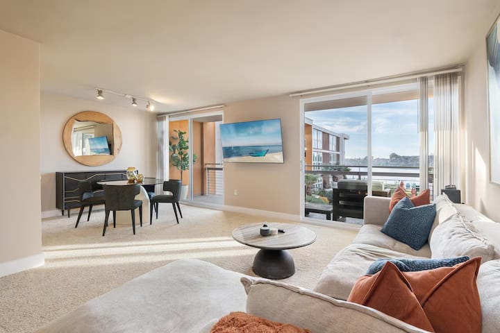 Citrine Suite| Breathtaking Water View Pool Gym - El Segundo, CA