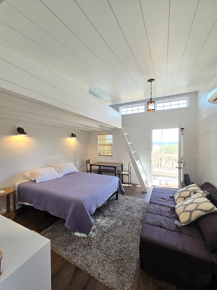 Moonbeam Cabin - Medina Lake, TX