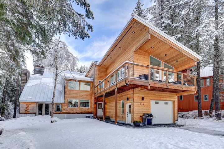 The Blueberry Creek Cabin - Alyeska, AK