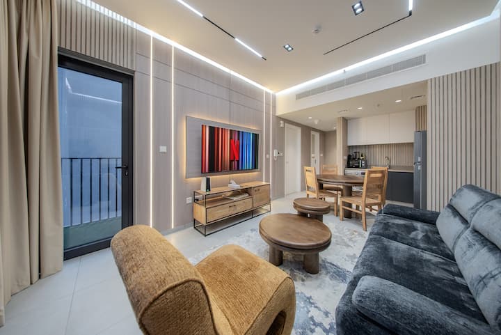 1br Aljada Poolview Apartment / 2wc / Balcony - Sharjah