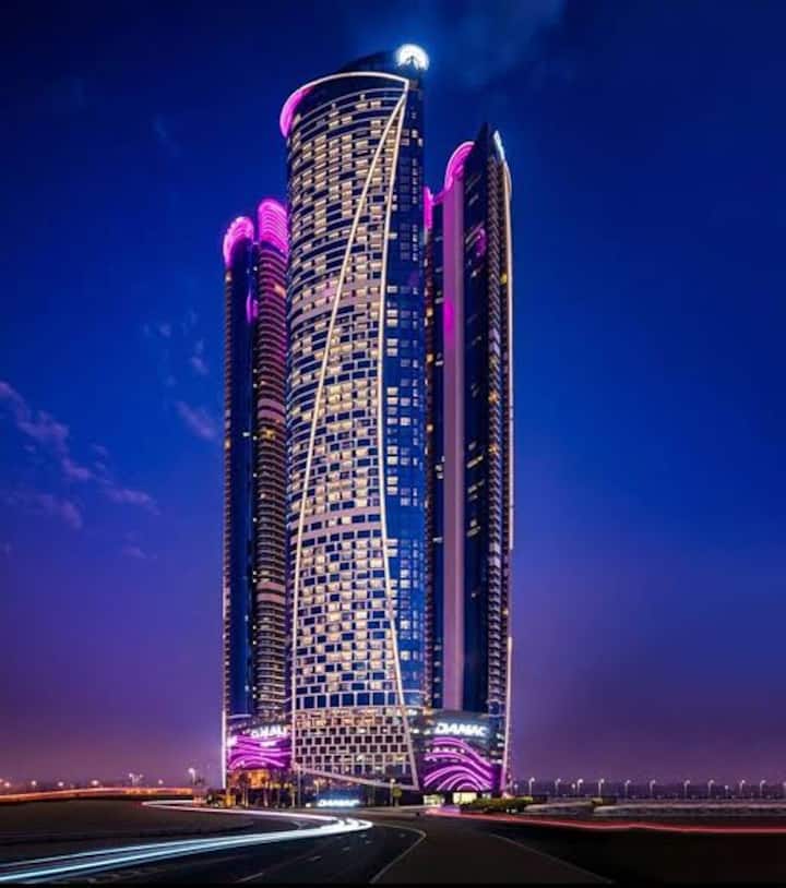 Luxurious 2 Br (High Floor 65) @ Burj Area 10 Mnt - Dubai