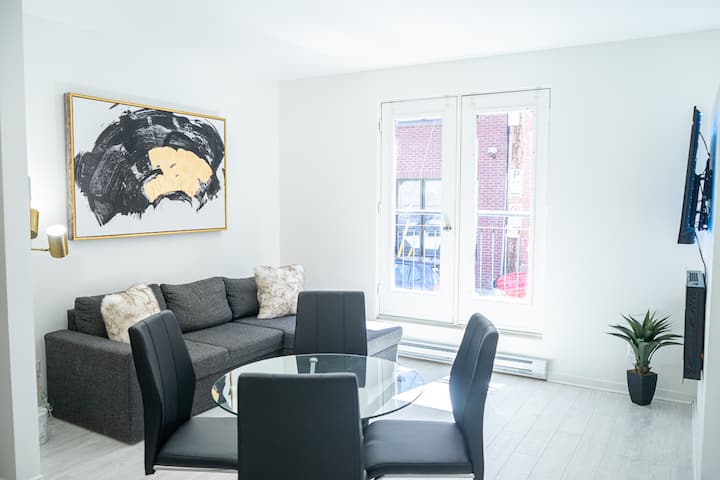 Downtown New Place Tourist - Levis