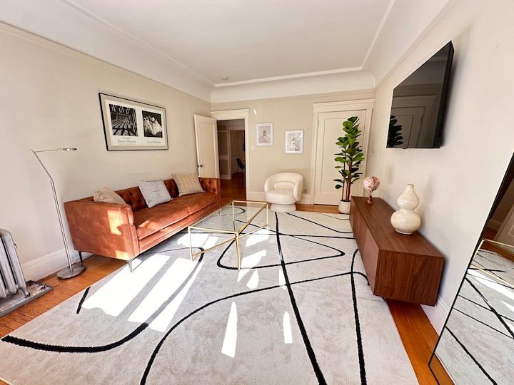 Lake Street Gem. Nicest Street In San Francisco! - San Francisco, CA