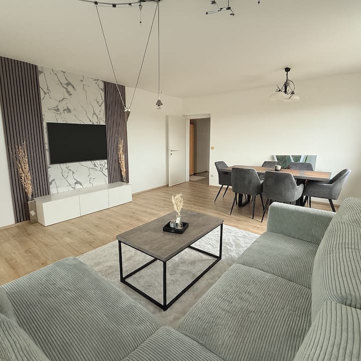 Modern & Geräumig • 3 Min Zur Straßenbahn - Leonding