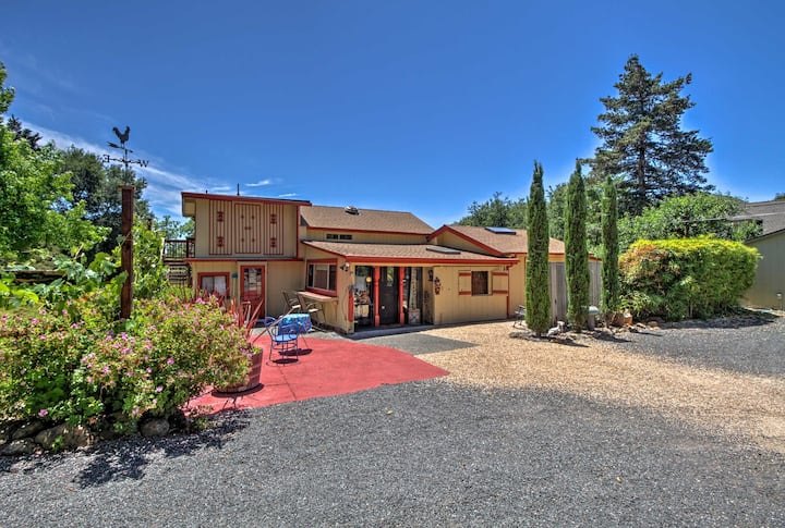 Romantic Barn Retreat W/ Gardens & Fountain - Sebastopol, CA