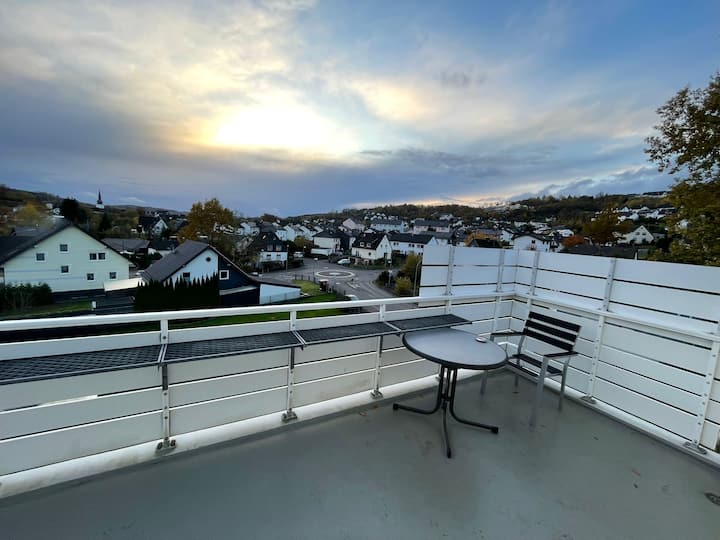 Große Gemütliche Wohnung Mit Großem Balkon. - Bergneustadt