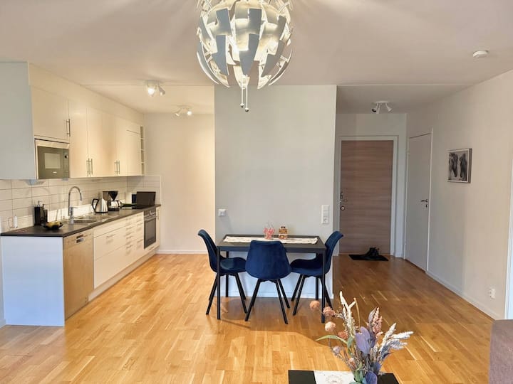Bright Modern Apartment In Central Hisingen - Gotemburgo