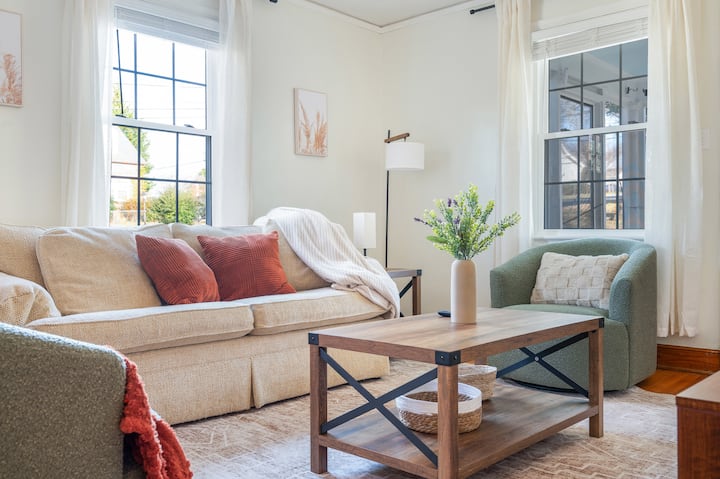 Sage & Stone Cottage -2 Br Near Liberty U - Lynchburg, VA