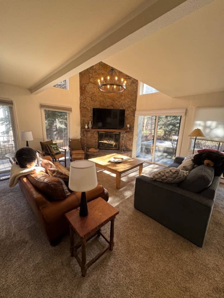 New East Vail Townhome With Private Hot Tub - Vail, CO