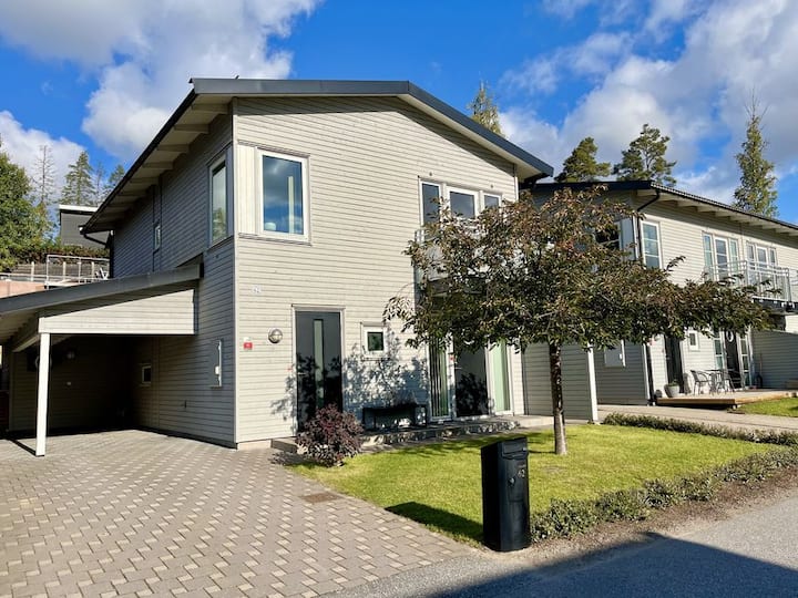 Modern Villa Med Jacuzzi I Huddinge - Stockholm