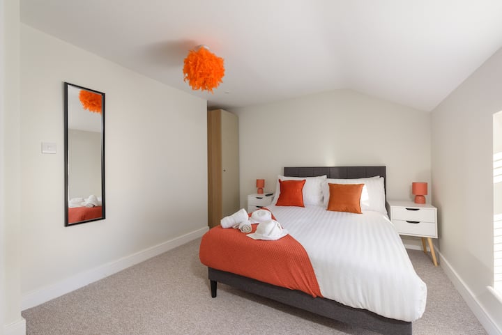 Classique-maison-salle De Bain Privée-vue Sur La C - Banbury