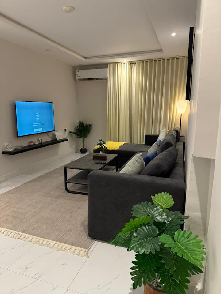 غرفة وصالة بدخول ذاتي بحي الريان (R14) - Riyadh