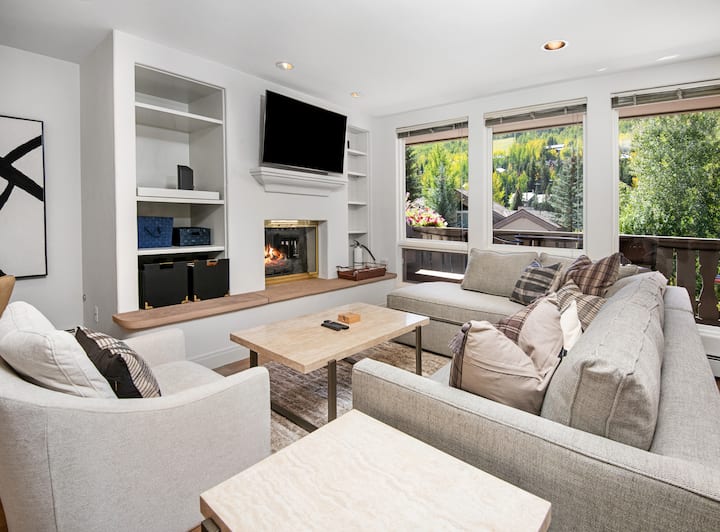 Heart Of Vail Village I Walk To Gondola & Dining - Vail, CO