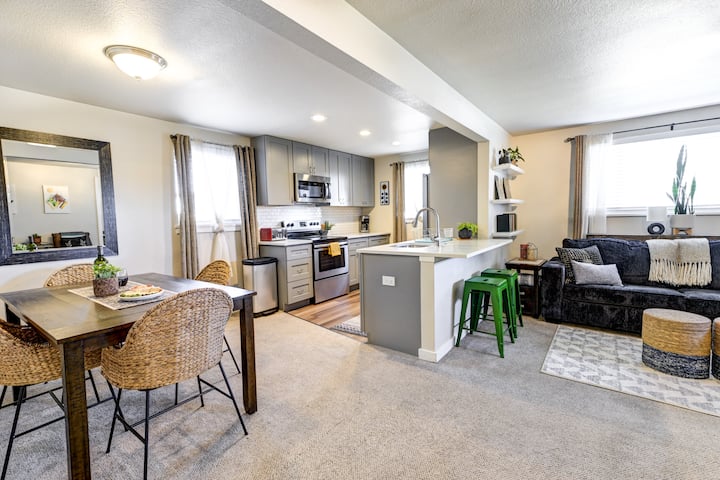 2 Bed Home W/private Yard 4 Pets • W/d • Parking! - Lakewood, CO