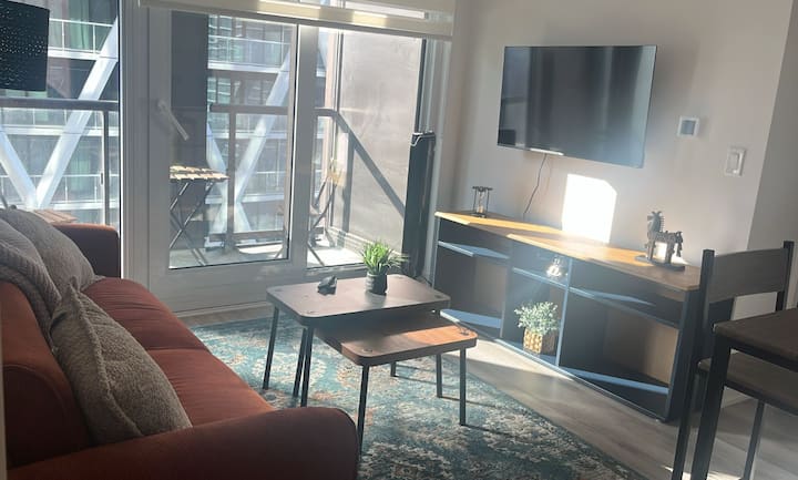 Sleep 2 Guests Cozy Couch - Port Hope