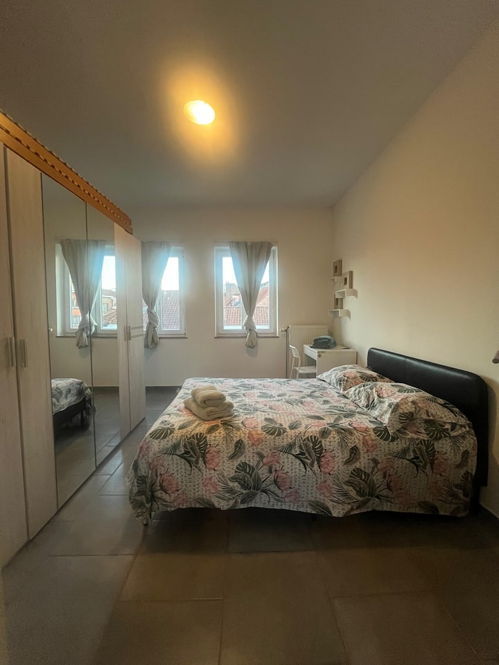 Tourist-friendly Apt In Brussels, Metro 3 Min - Anderlecht