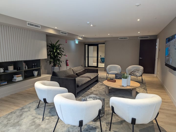 "Infinity" On Eight - Canberra