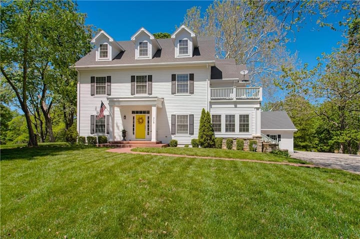 The American Estate - Liberty, MO