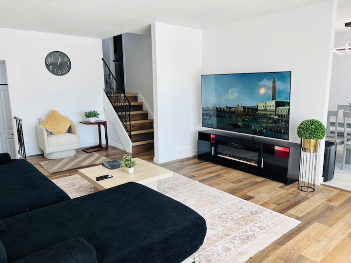 Suiteescape Luxe | 2 Kings•sleeps 6• Near Keystone - Brandon, MB