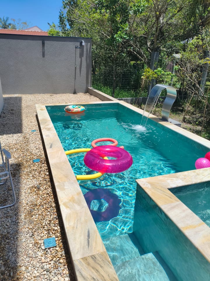 Lindo Sobrado C/ Piscina A 500m Do Mar Em Mariscal - Bombinhas