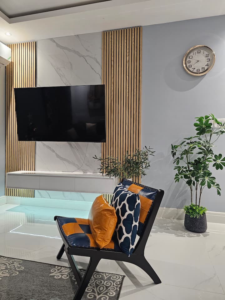 Hillary Hideout - Kingston, Jamaica