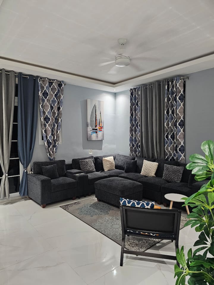 Hillary Hideout - Kingston, Jamaica