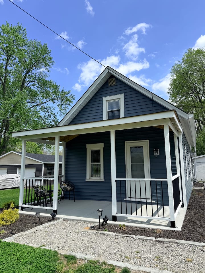 Cozy Trailside Cottage - Loveland, OH