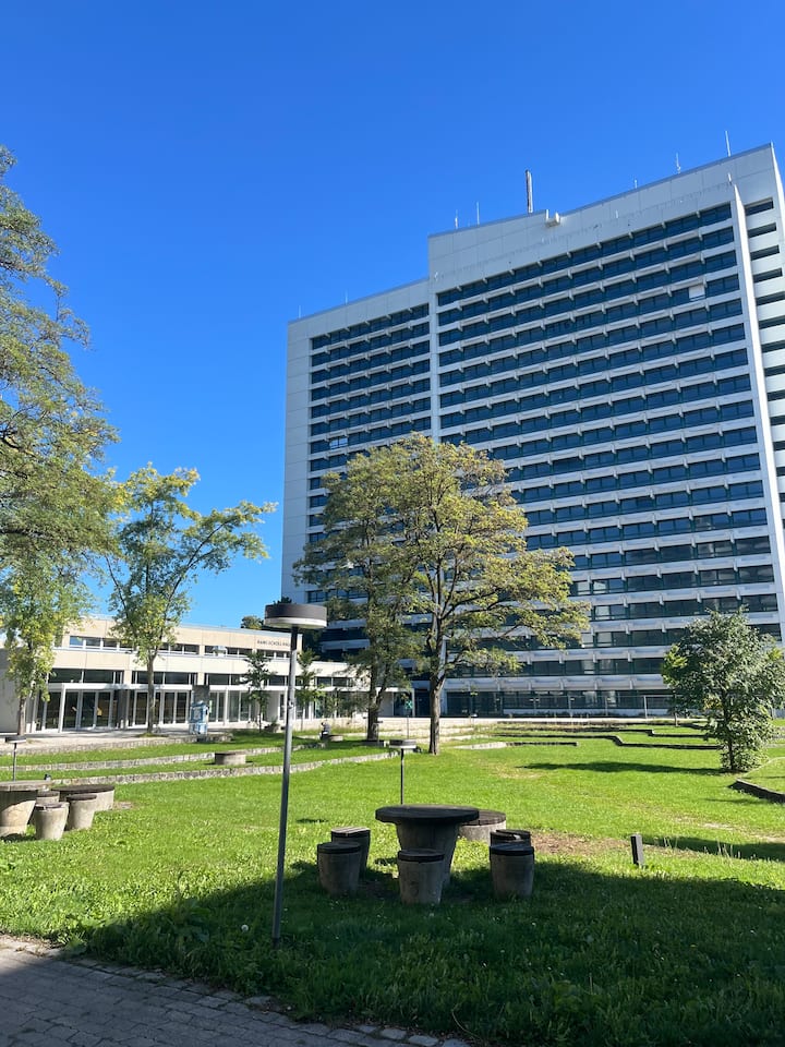 Ein-zimmer-wohnung Mit Bad / Küchennische - Ismaning