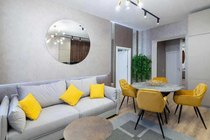 Трикімнатна квартира біля центрального парку - Lwów