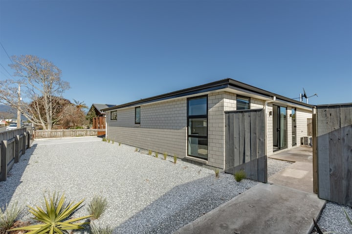 Modern 2 Bedroom Unit With Private Courtyard. - Westport, New Zealand
