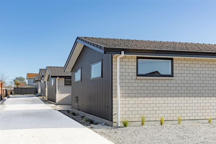 Modern 2 Bedroom Unit With Private Courtyard. - Westport, New Zealand