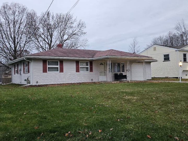 Sorrento 138 - 3 Bedroom Ranch. Pet Friendly. - Youngstown, OH