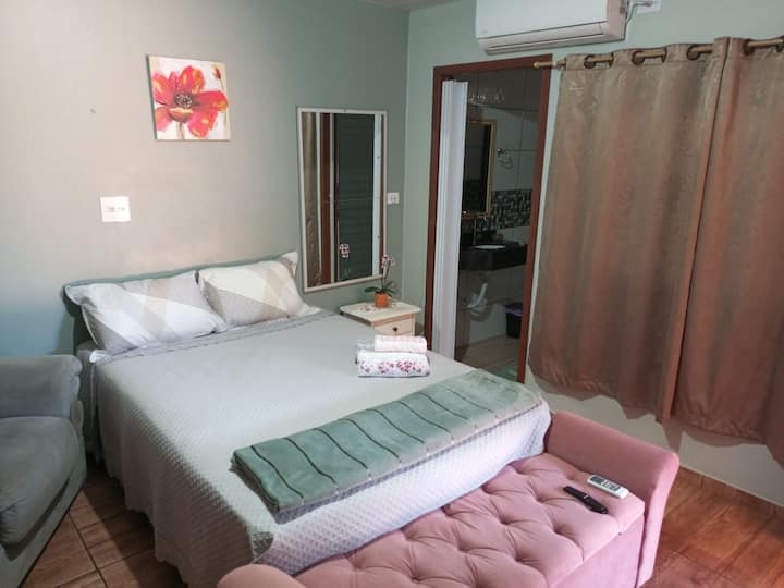 Quarto Privativo C/ Varanda Gourmet – Vila Carimã - Foz do Iguaçu