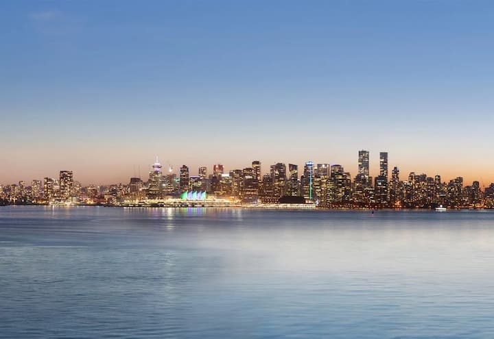 New 3br/3ba – Prime Downtown Access & Views - North Vancouver