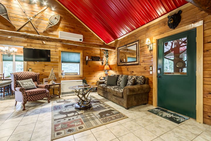 12 Mile Creek Lodge - Naples, NY