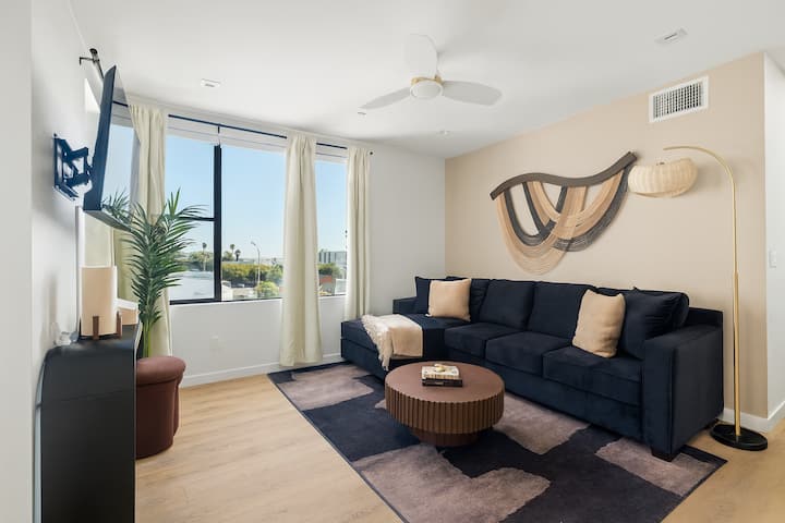 New 2br/2ba • Balcony • Airport 5 Min • Parking+ev - San Diego