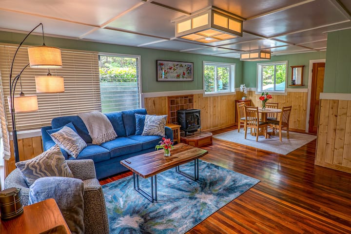 ʻŌHiʻa Lehua Cottage Located In Volcano. - Volcano