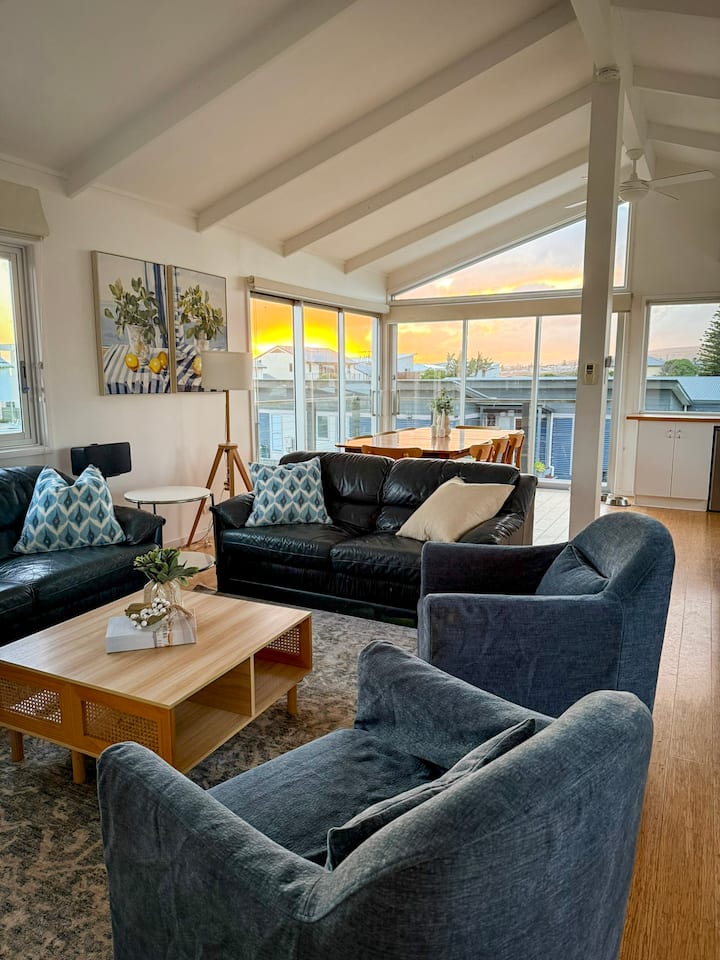 The Deckhouse | <100m To Beach | Pets Welcome. - Middleton