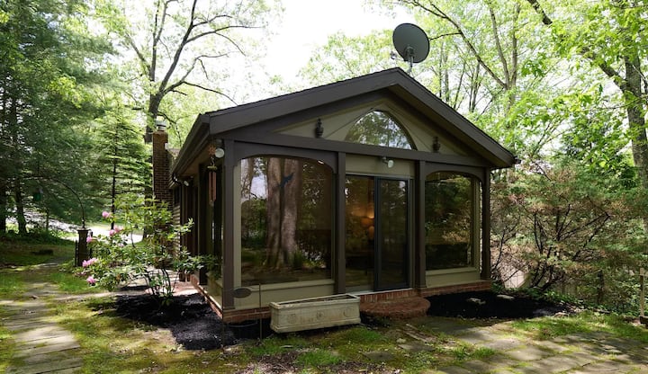 Roman Room: Sun Room & Garden, Near Psu - Pennsylvania