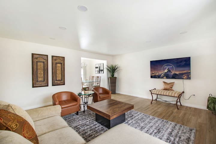 2bd/2bth Close To Shopping | Freeway | Theme Parks - Santa Ana, CA