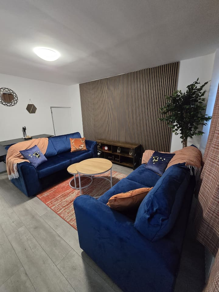 Cosy 4 Bed Town House With Free Parking - Nottingham