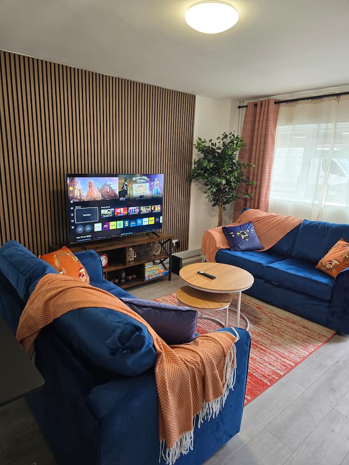 Cosy 4 Bed Town House With Free Parking - Nottingham